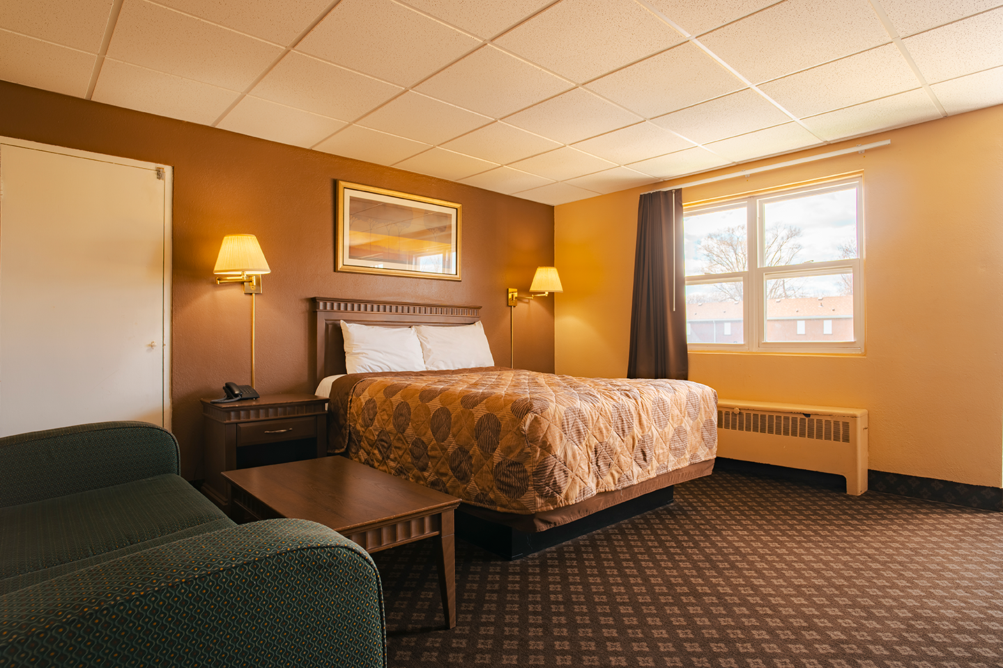 Queen Room – Non Smoking